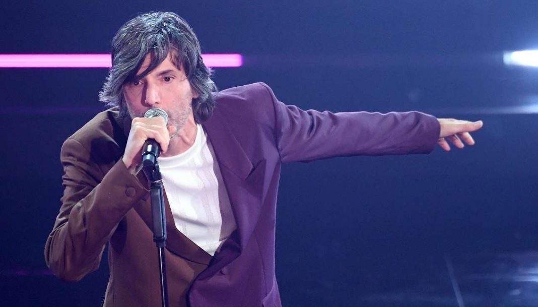 Bugo, spunta foto dal passato: com'era a 20 anni: la trasformazione ...