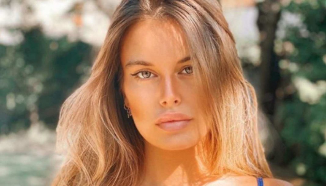 Sophie Codegoni, balletto su Instagram con la mamma: "Sembrano gemelle ...