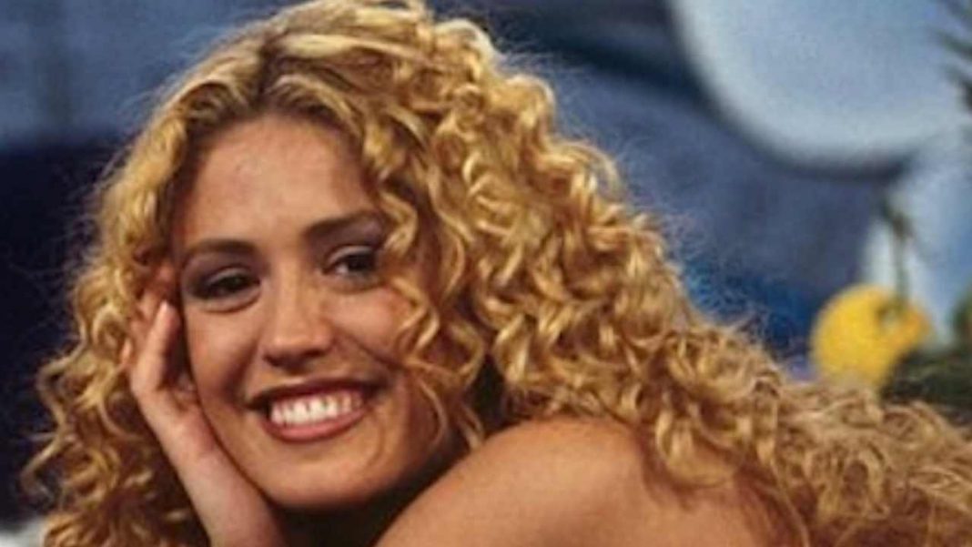 Striscia la Notizia, ricordate la velina Marina? Eccola oggi a 44 anni ...