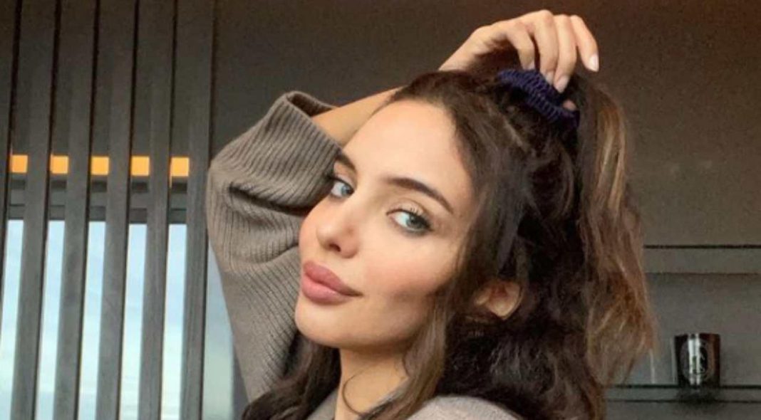 L'Eredità, la professoressa Sara Arfaoui ha ceduto al ritocchino ...